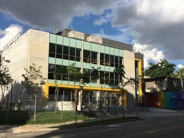 Trapézio Voador Escola de Artes Circenses | Website e Reservas Online